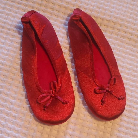 isotoner | Shoes | Isotoner Slippers | Poshmark